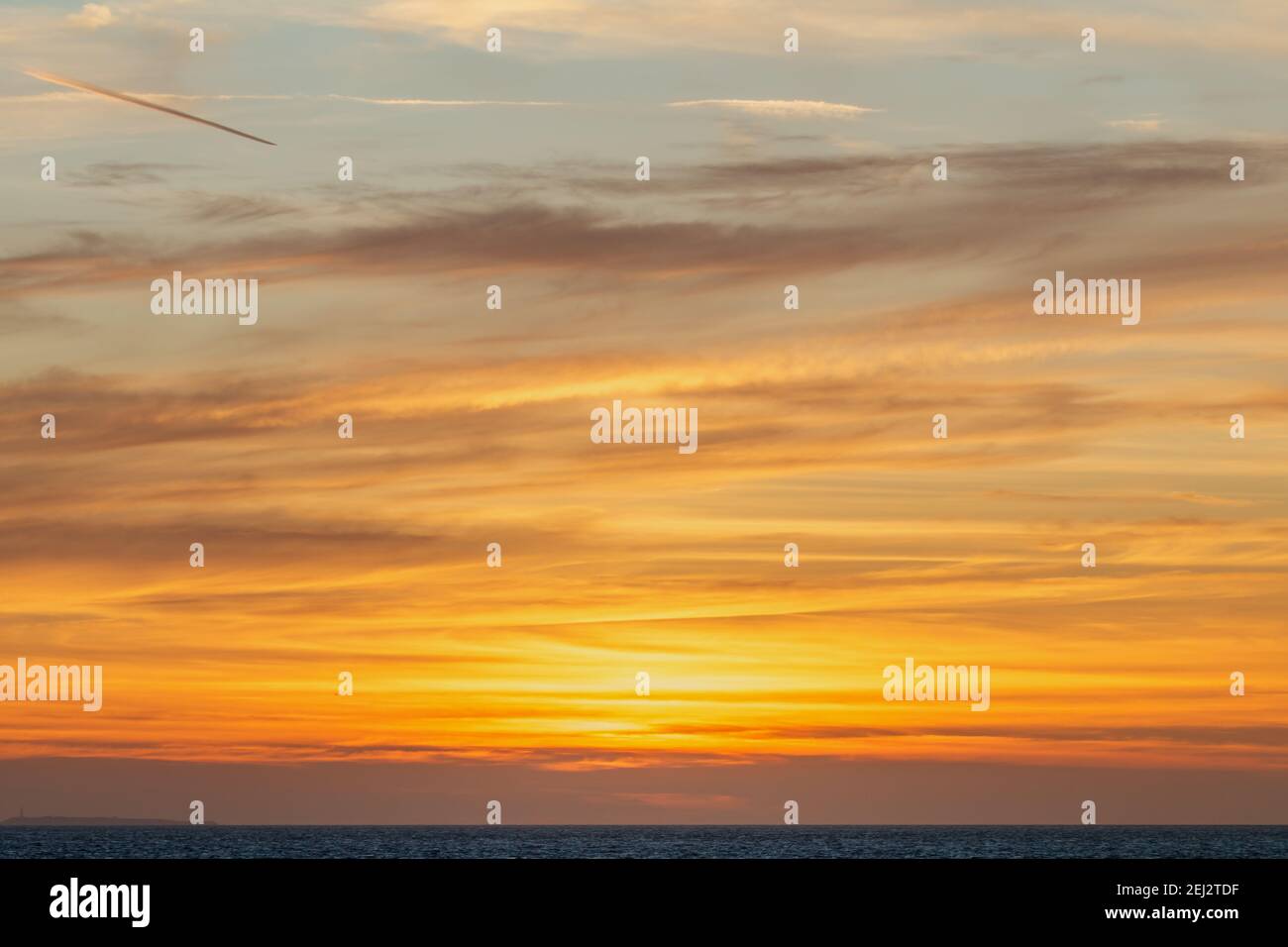 Vivid golden hue hi-res stock photography and images - Alamy