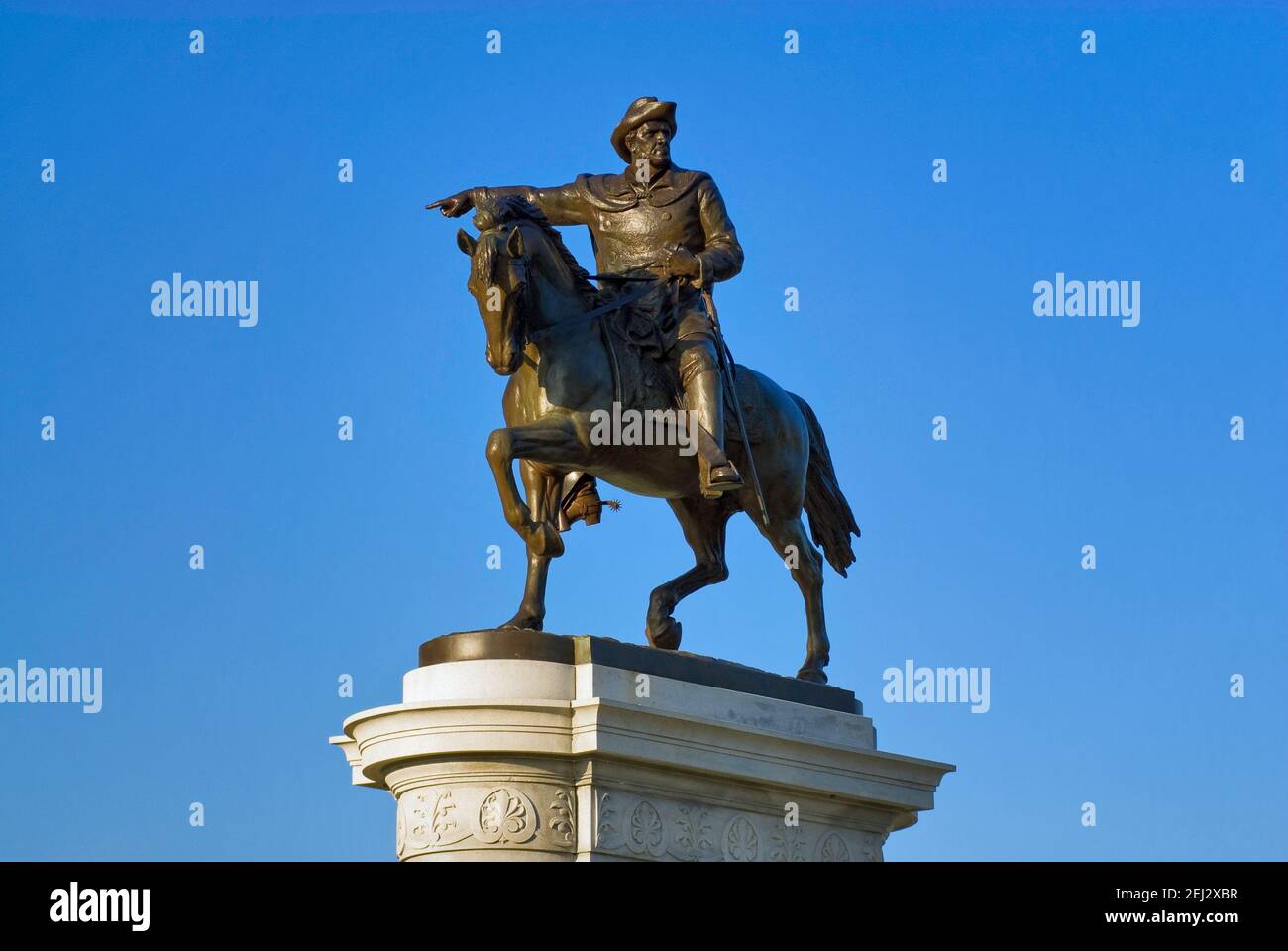 Sam houston statue hi-res stock photography and images - Alamy
