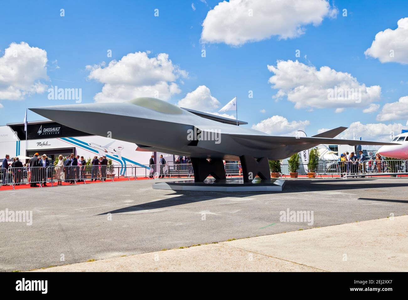 Turkish Aerospace Industries TF-X mock-up stealth fighter on display at ...