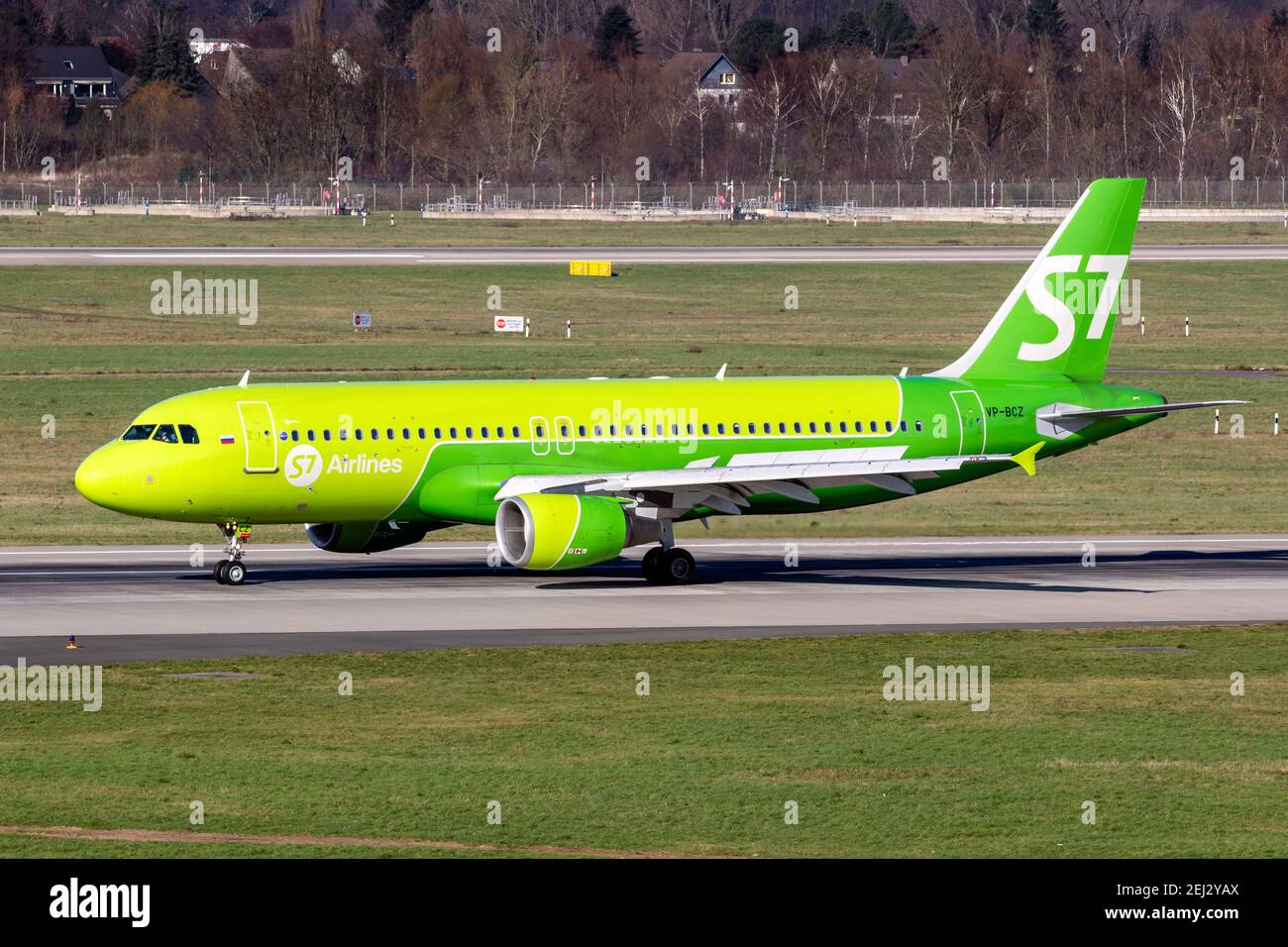 S7 airbus a320 taxiing after hi-res stock photography and images - Alamy
