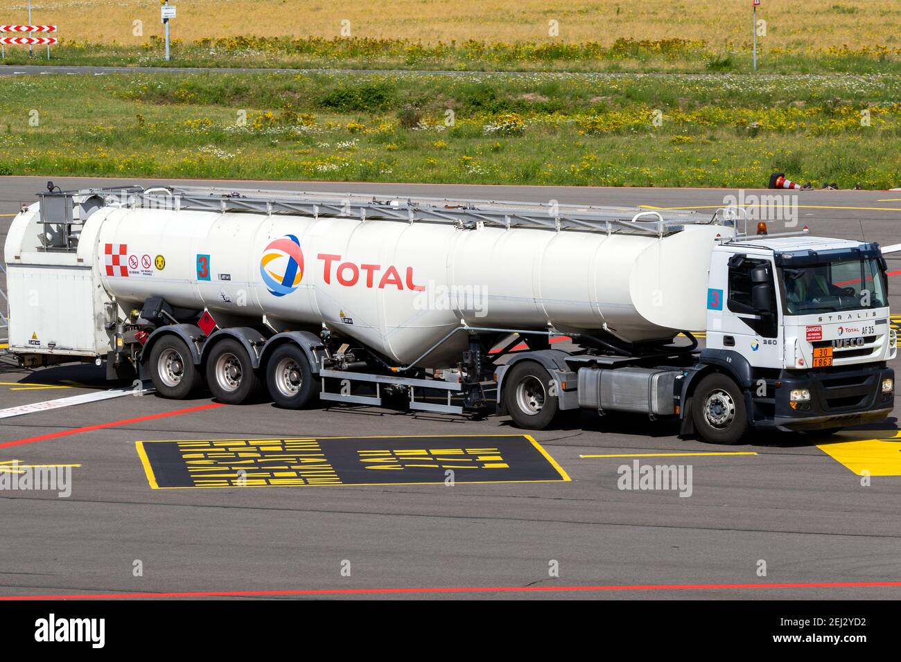 Mobile airbase hi-res stock photography and images - Alamy