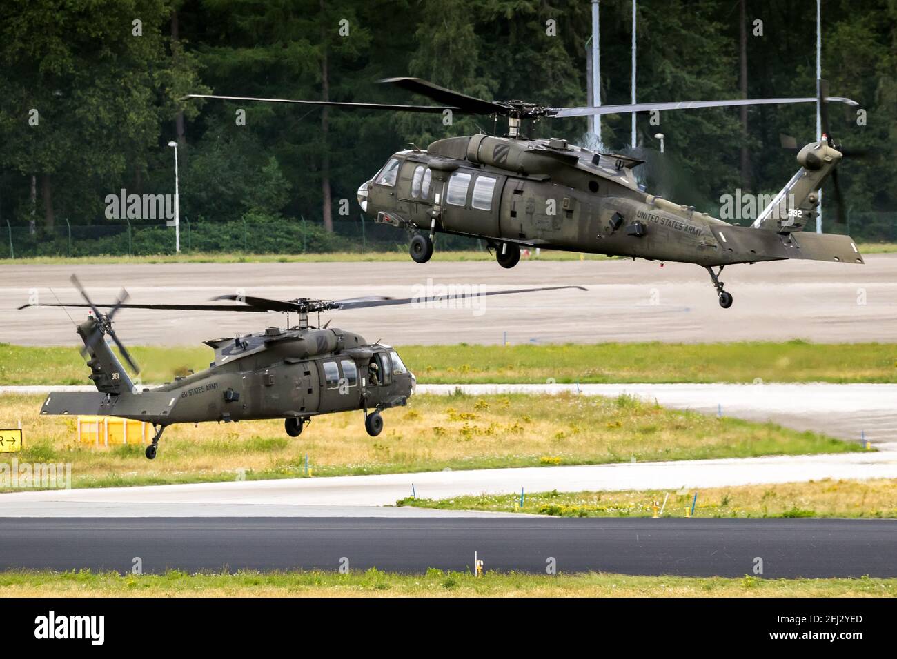 Uh 60m blackhawk hi-res stock photography and images - Alamy