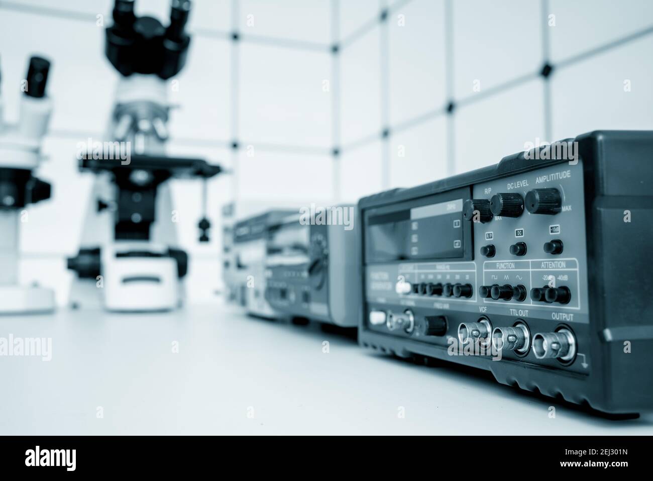 Quantum instruments hi-res stock photography and images - Alamy
