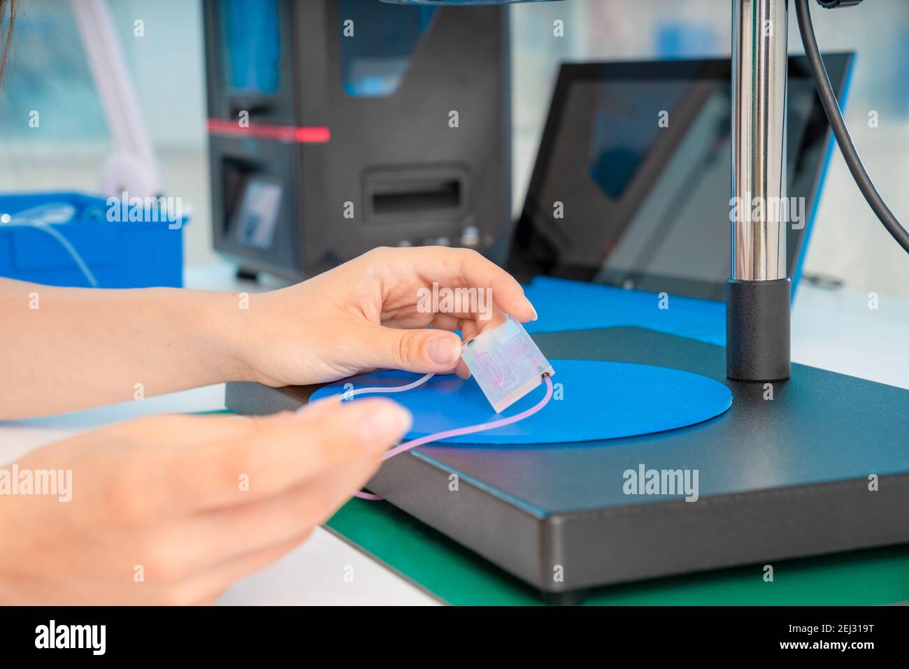 Lab on a chip devices hi-res stock photography and images - Alamy