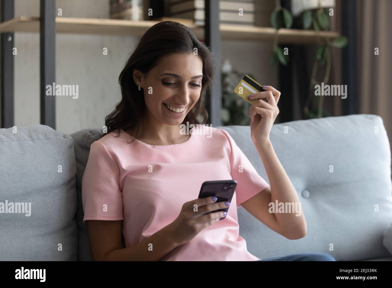 Using gold card hi-res stock photography and images - Alamy