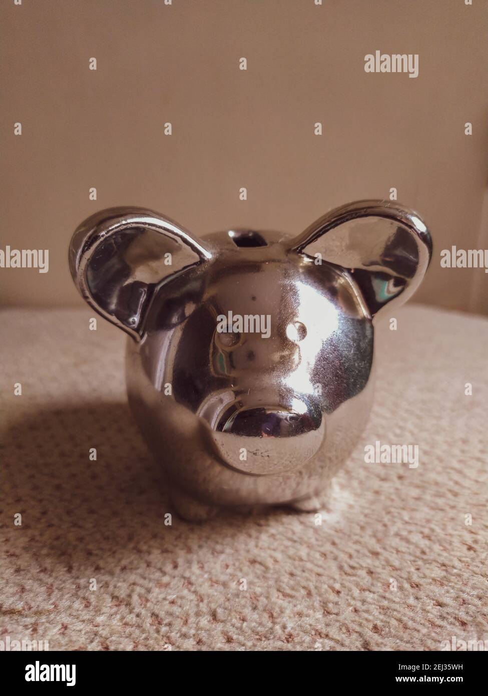 Silver pig hi-res stock photography and images - Alamy