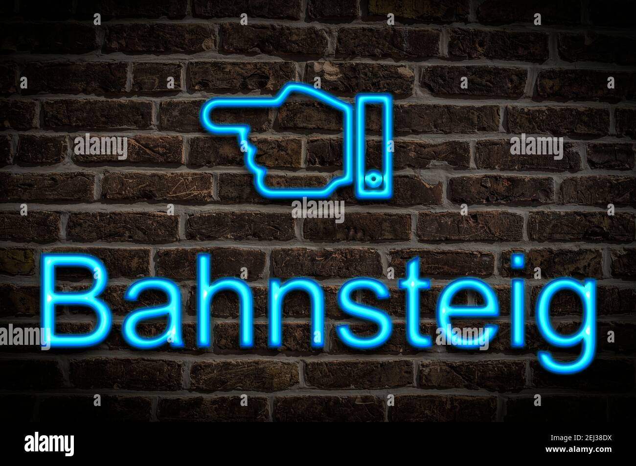 Bahnhof bahnsteig zeichen hi-res stock photography and images - Alamy
