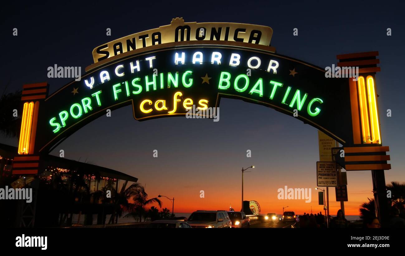 SANTA MONICA, LOS ANGELES CA USA - 19 DEC 2019: Summertime iconic ...