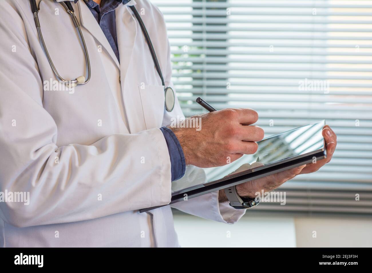 Doctor online hand touching hi-res stock photography and images - Alamy