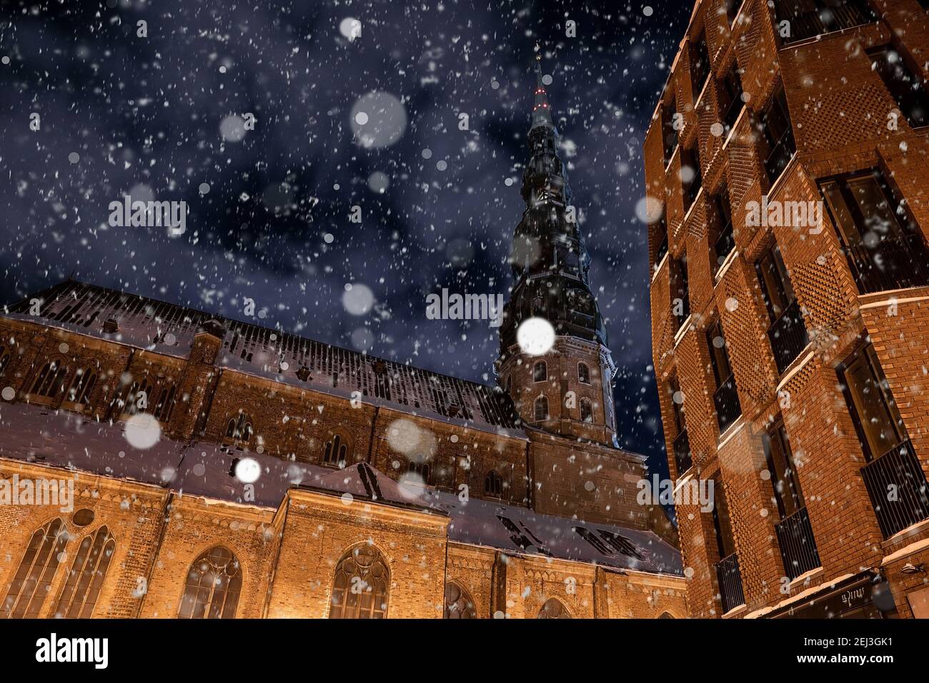 Snow falling in historic hi-res stock photography and images - Alamy