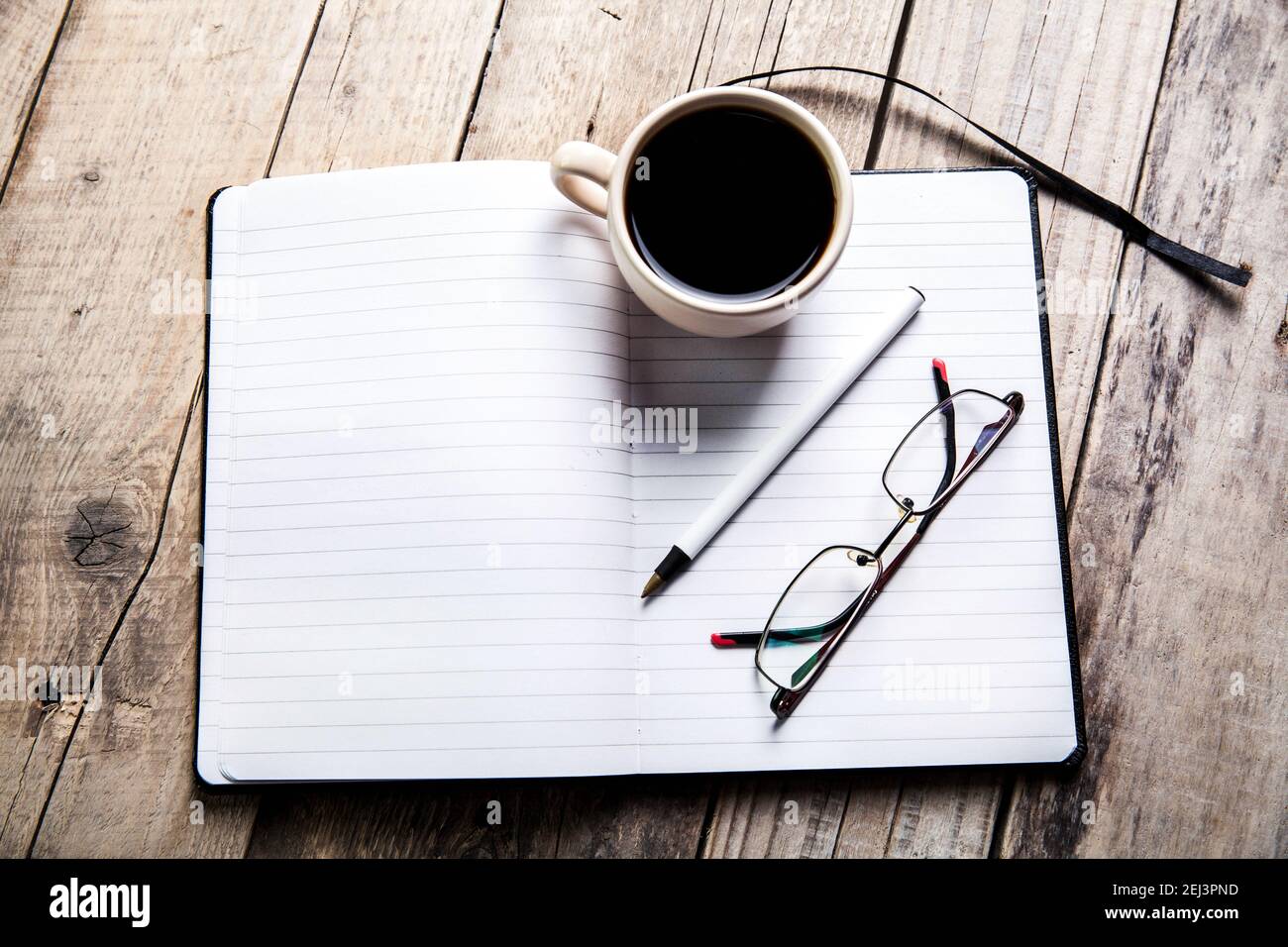 Table drink book glasses above hi-res stock photography and images - Alamy