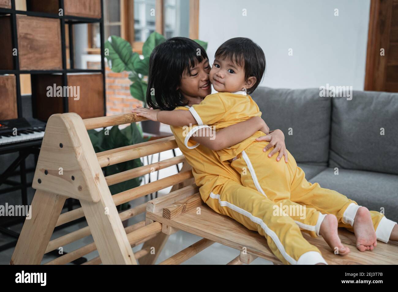 Triangle face house hi-res stock photography and images - Alamy