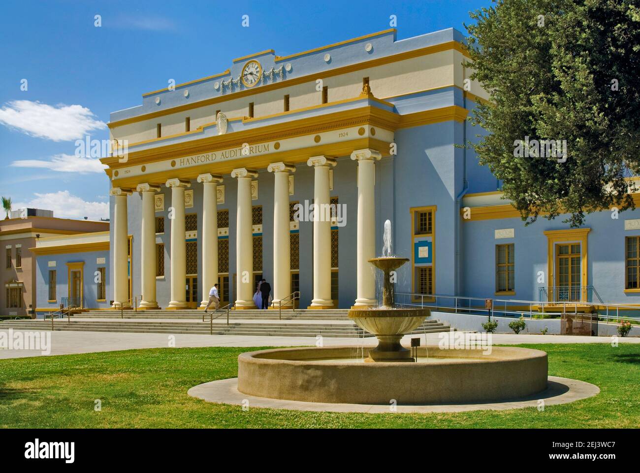 Auditorium facade hi-res stock photography and images - Alamy