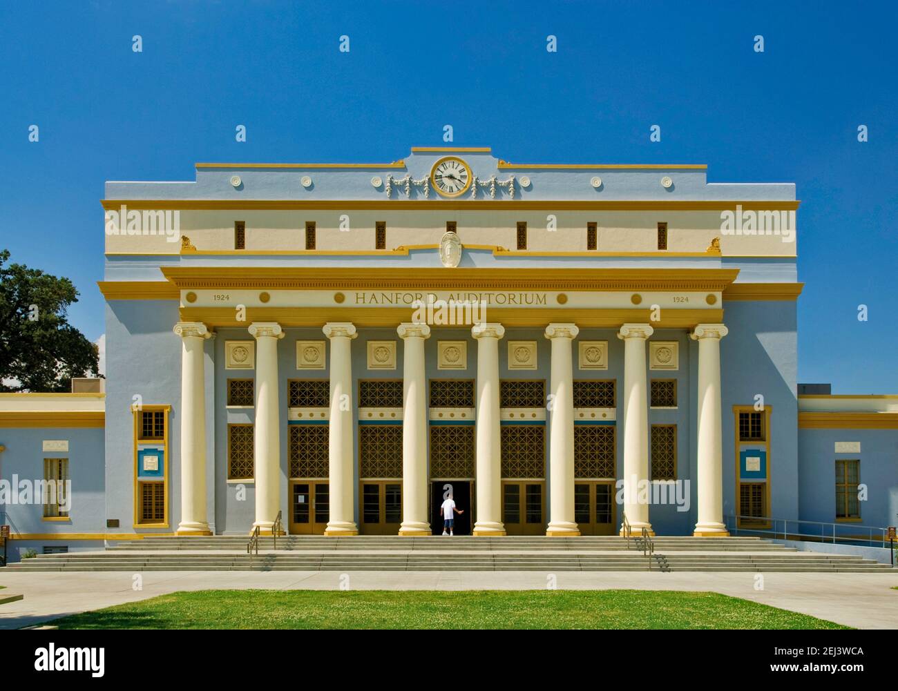 Hanford Auditorium, neoclassical style, at Courthouse Square, Hanford ...