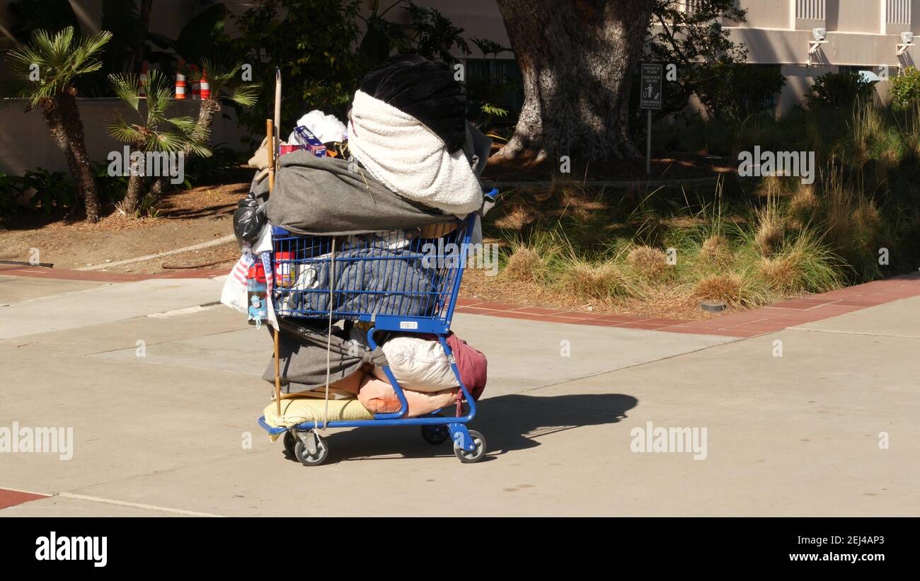 SAN DIEGO, CALIFORNIA USA - 30 JAN 2020: Stuff of homeless street ...