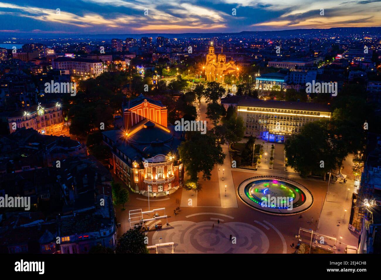 Illuminated independence square hall hi-res stock photography and ...