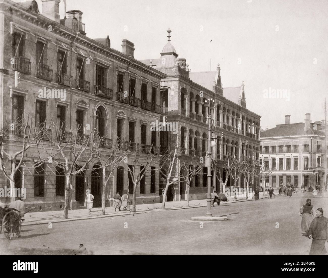 Street scene, Shanghai, China, c.1890's, along the Bund Stock Photo - Alamy
