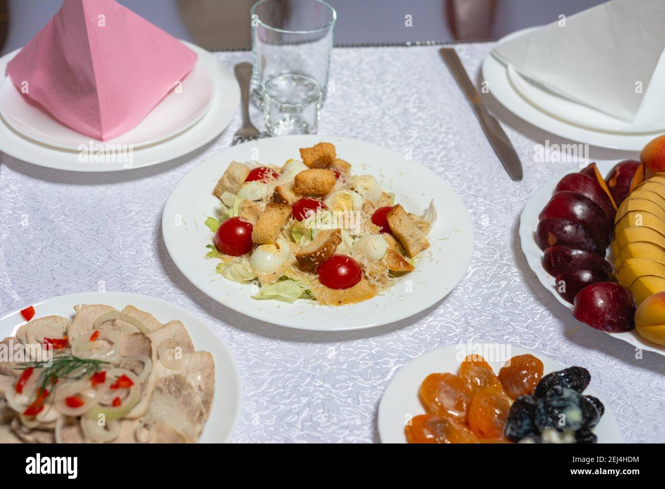 Table setting, food and decorations for important and family events ...