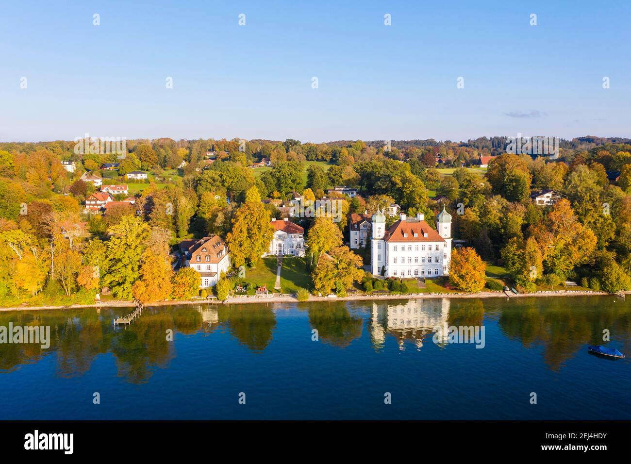Southern german landscape with lake and water castle hi-res stock photography and images - Alamy