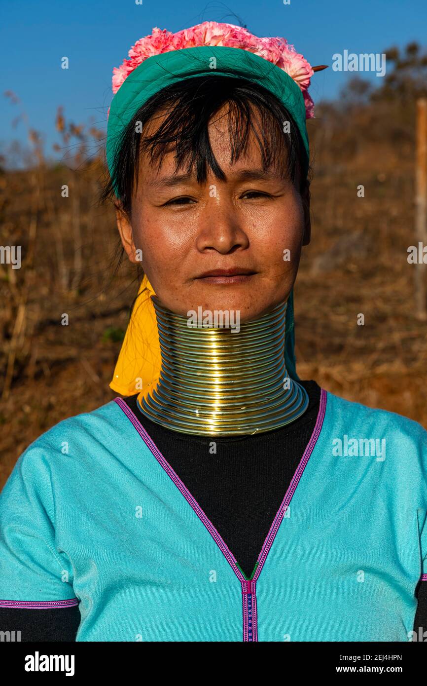 Kayah woman hi-res stock photography and images - Alamy