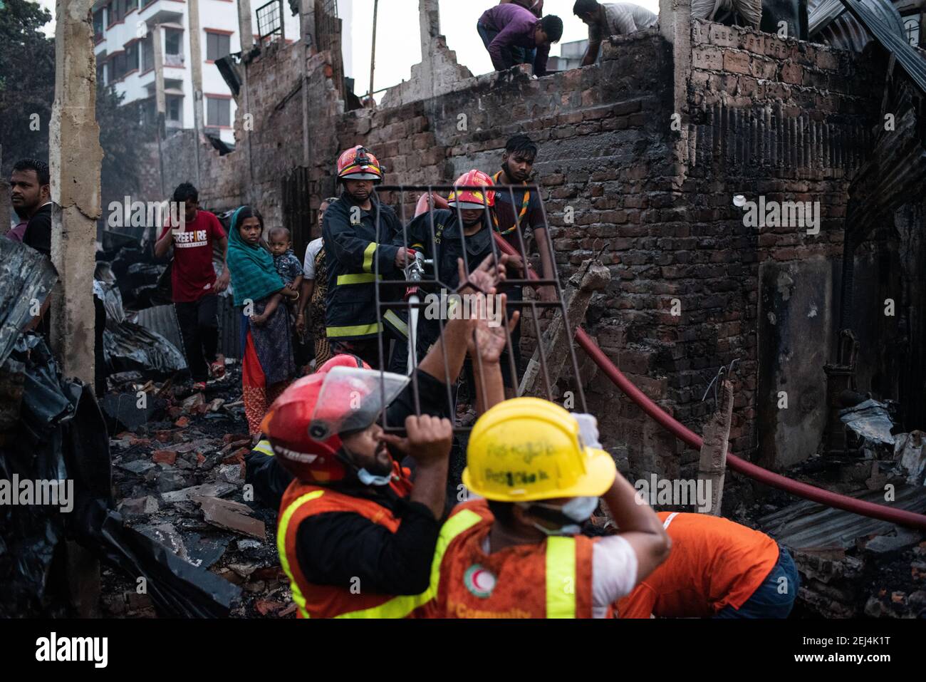 Dhaka, Dhaka, Bangladesh. 21st Feb, 2021. Firefighters and volunteers ...