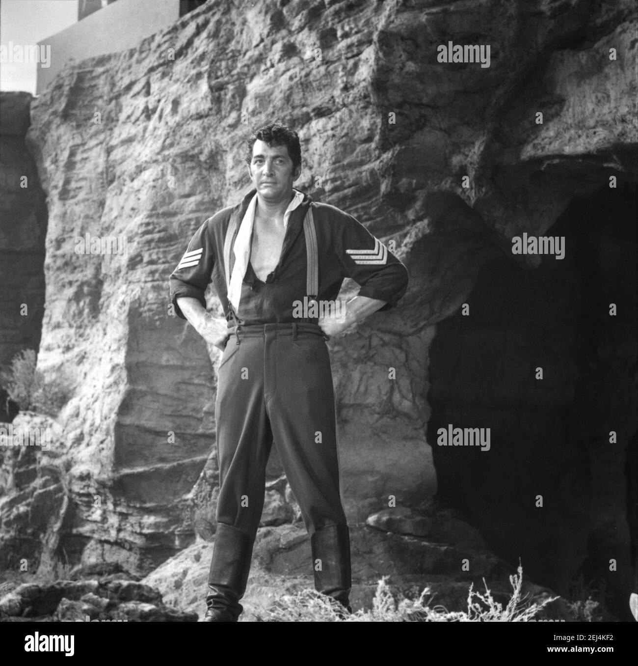 DEAN MARTIN on set candid during filming of SERGEANTS 3 / SERGEANTS ...