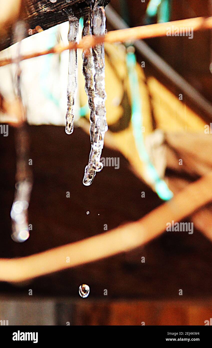 Icicle shaped hi-res stock photography and images - Alamy