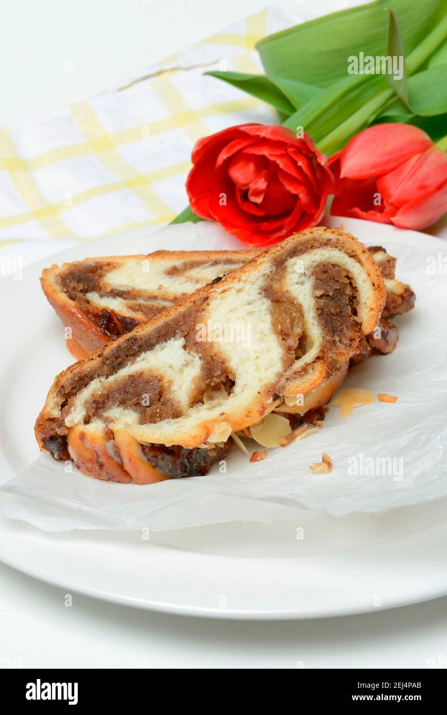 Plait cake hi-res stock photography and images - Alamy