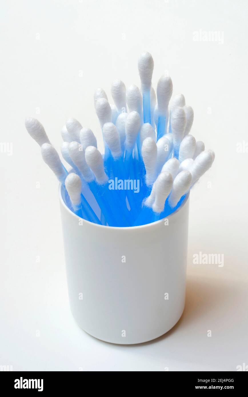 Cotton tips hi-res stock photography and images - Alamy