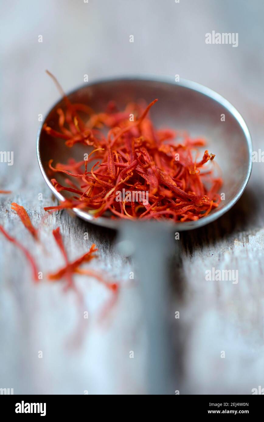 Saffron thread hi-res stock photography and images - Alamy