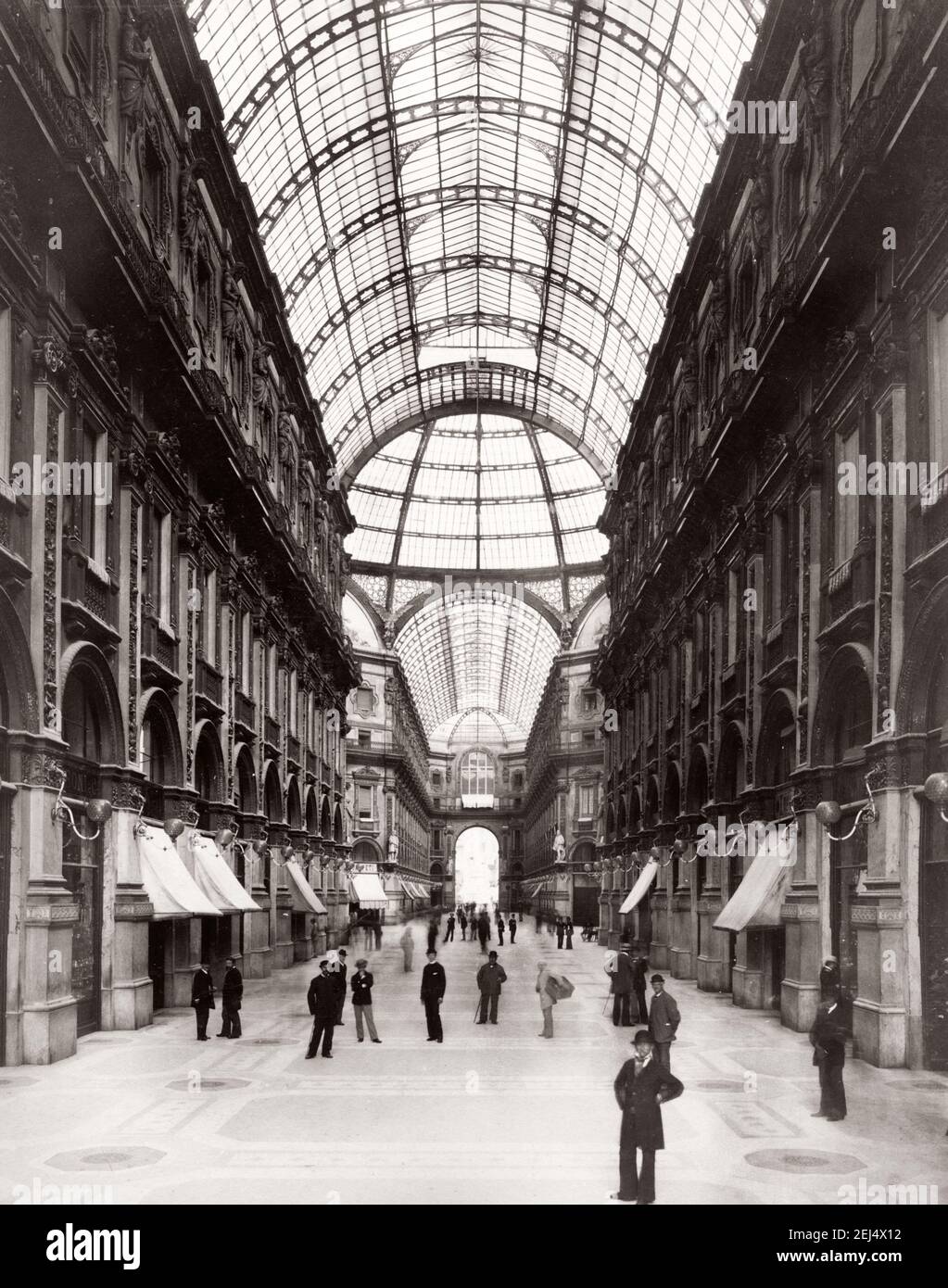 Late 19th century vintage photograph: Galleria Vittorio Emanuele II ...
