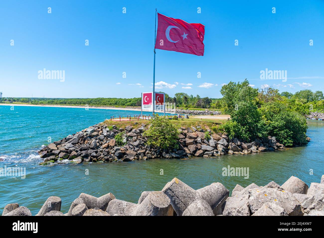 Turkish flag near Rezovo village in Bulgaria Stock Photo - Alamy