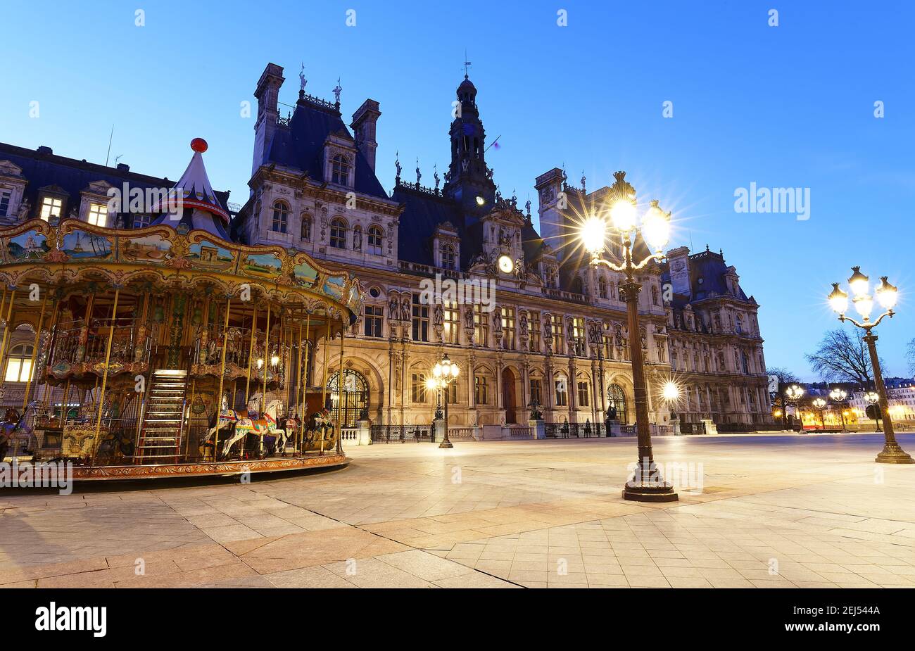 City Hall in Paris at night - building housing City of Paris ...
