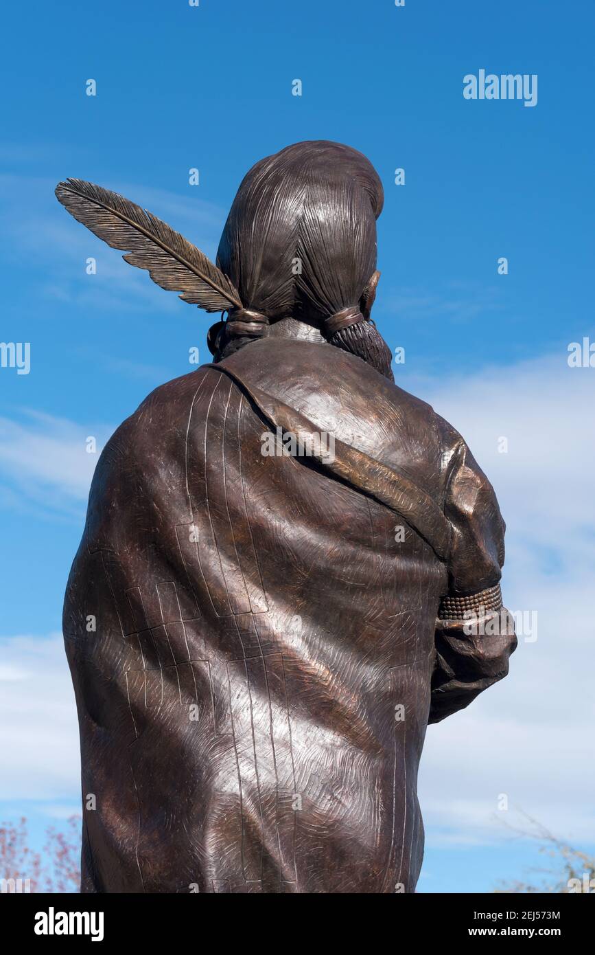 Chief Joseph bronze statue, by Georgia Bunn, Joseph, Oregon Stock Photo ...