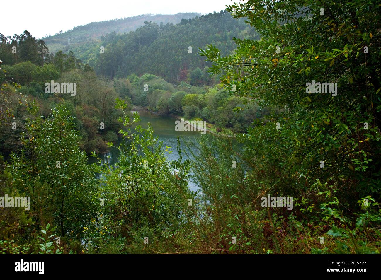 Rio navia asturias hi-res stock photography and images - Alamy