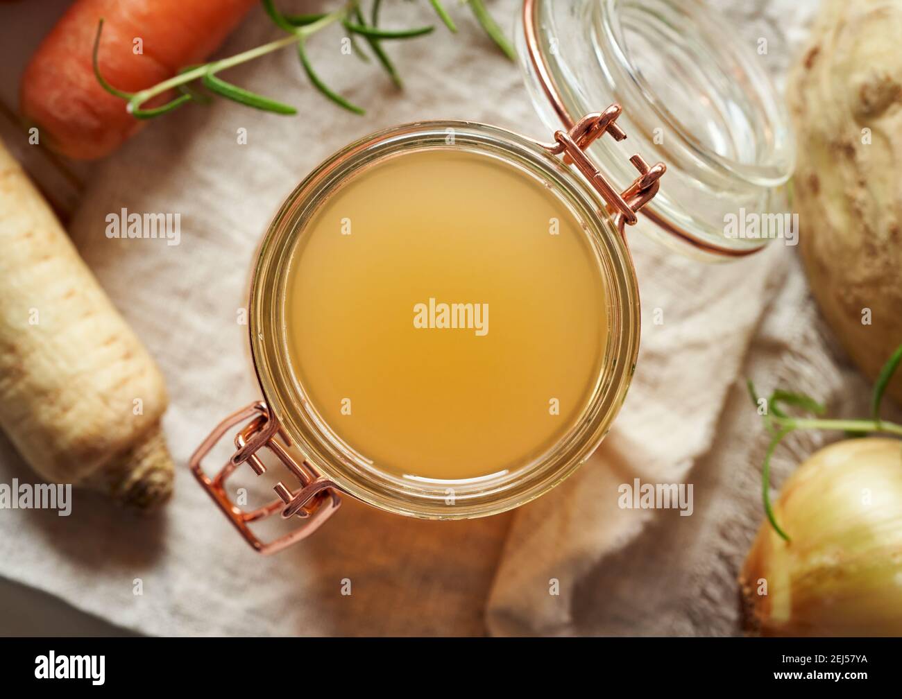Jar of beef stock hi-res stock photography and images - Alamy