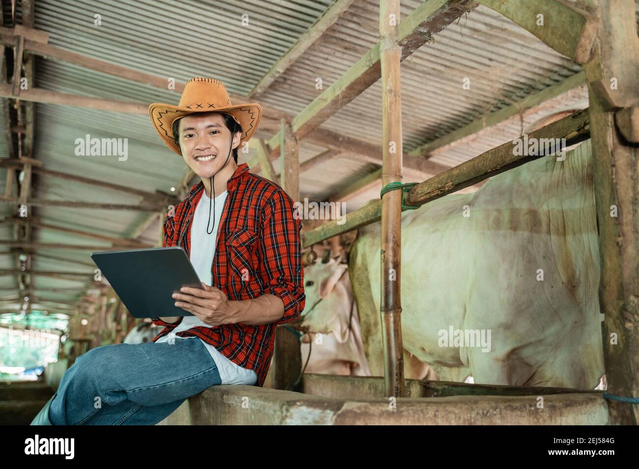 Farmer pose hi-res stock photography and images - Alamy