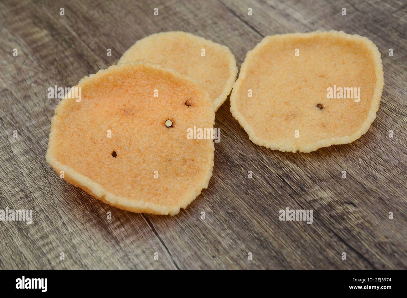Crunchy shrimp rice crackers Stock Photo - Alamy