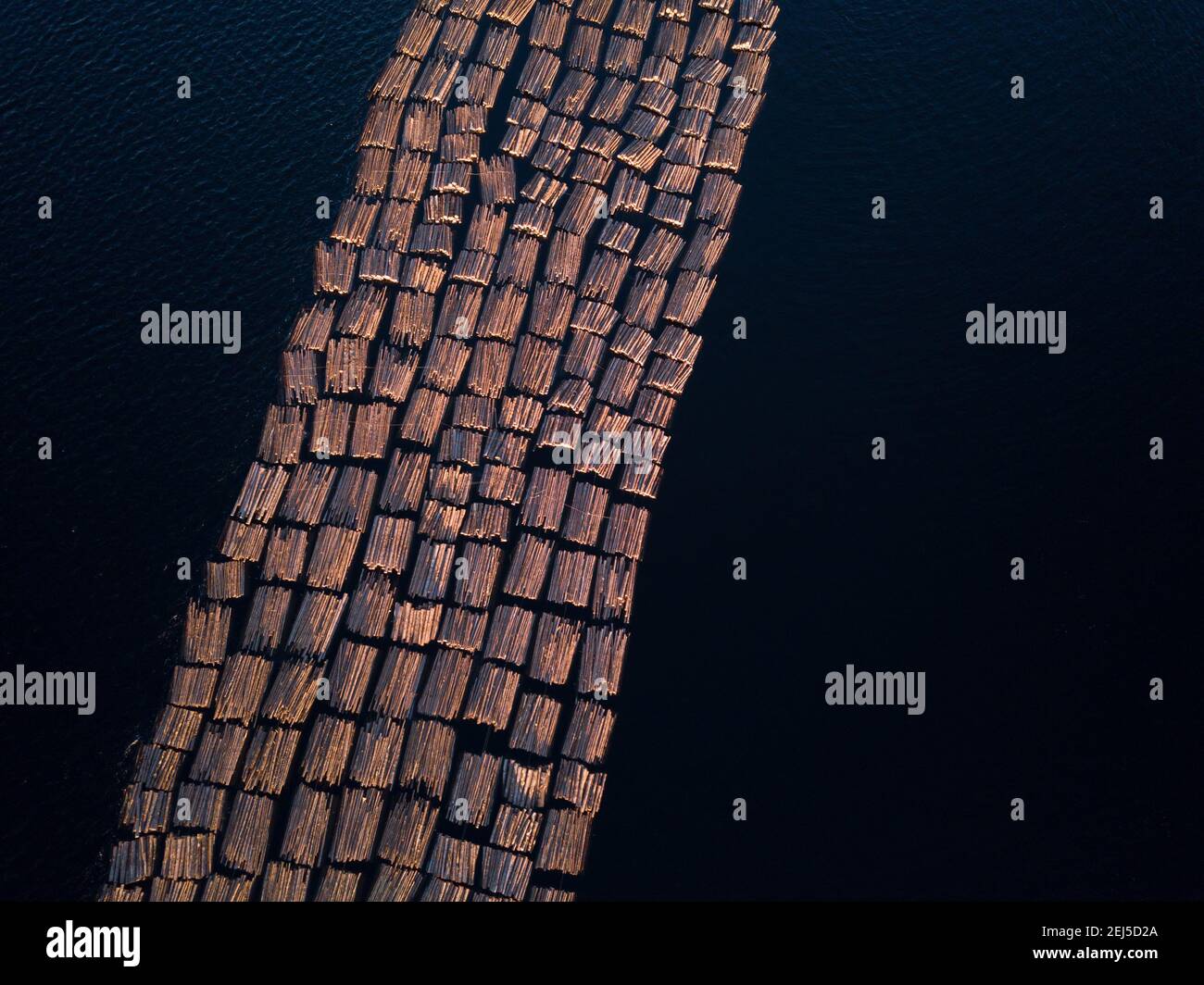 Log raft hi-res stock photography and images - Alamy