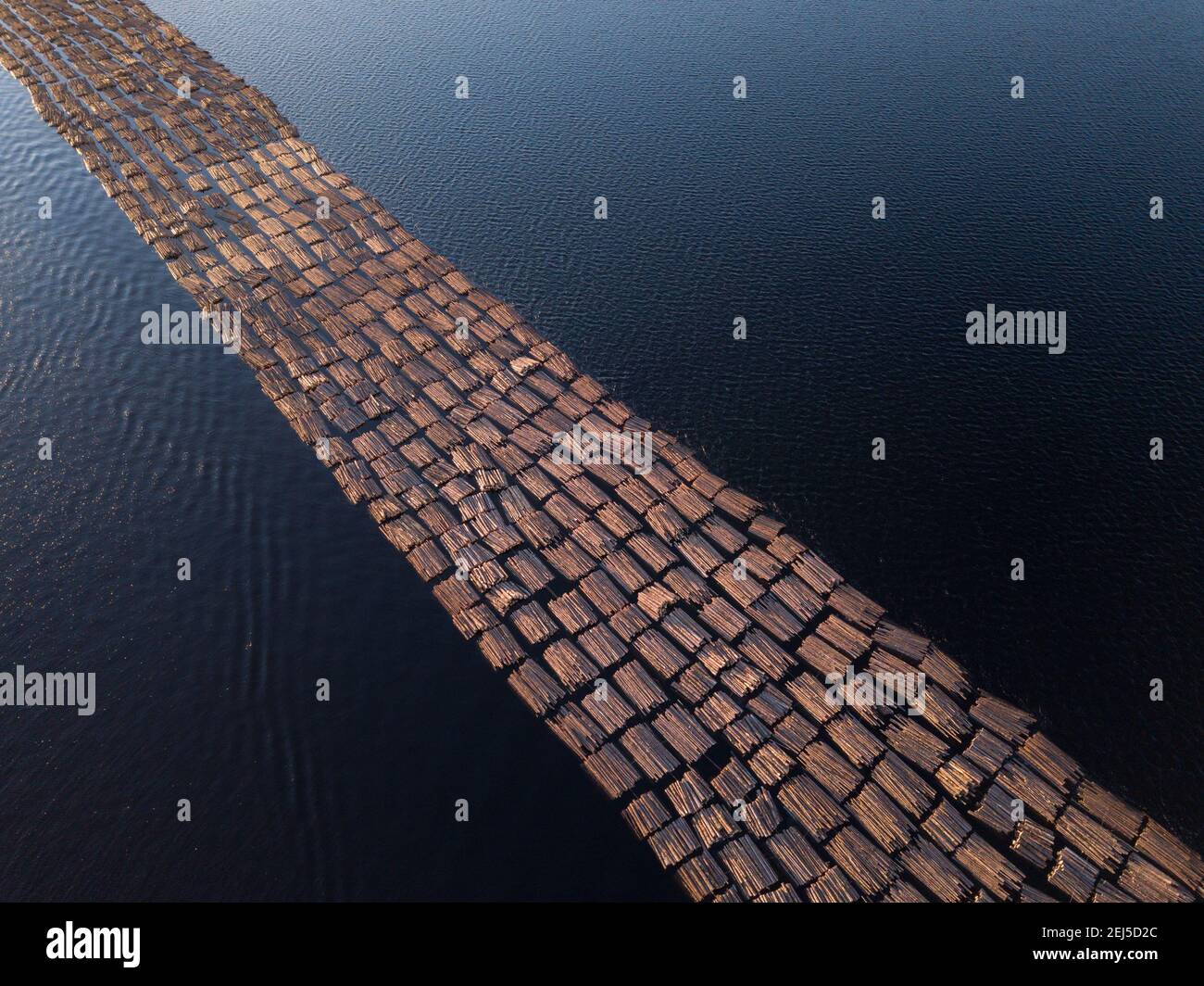 Timber raft hi-res stock photography and images - Alamy