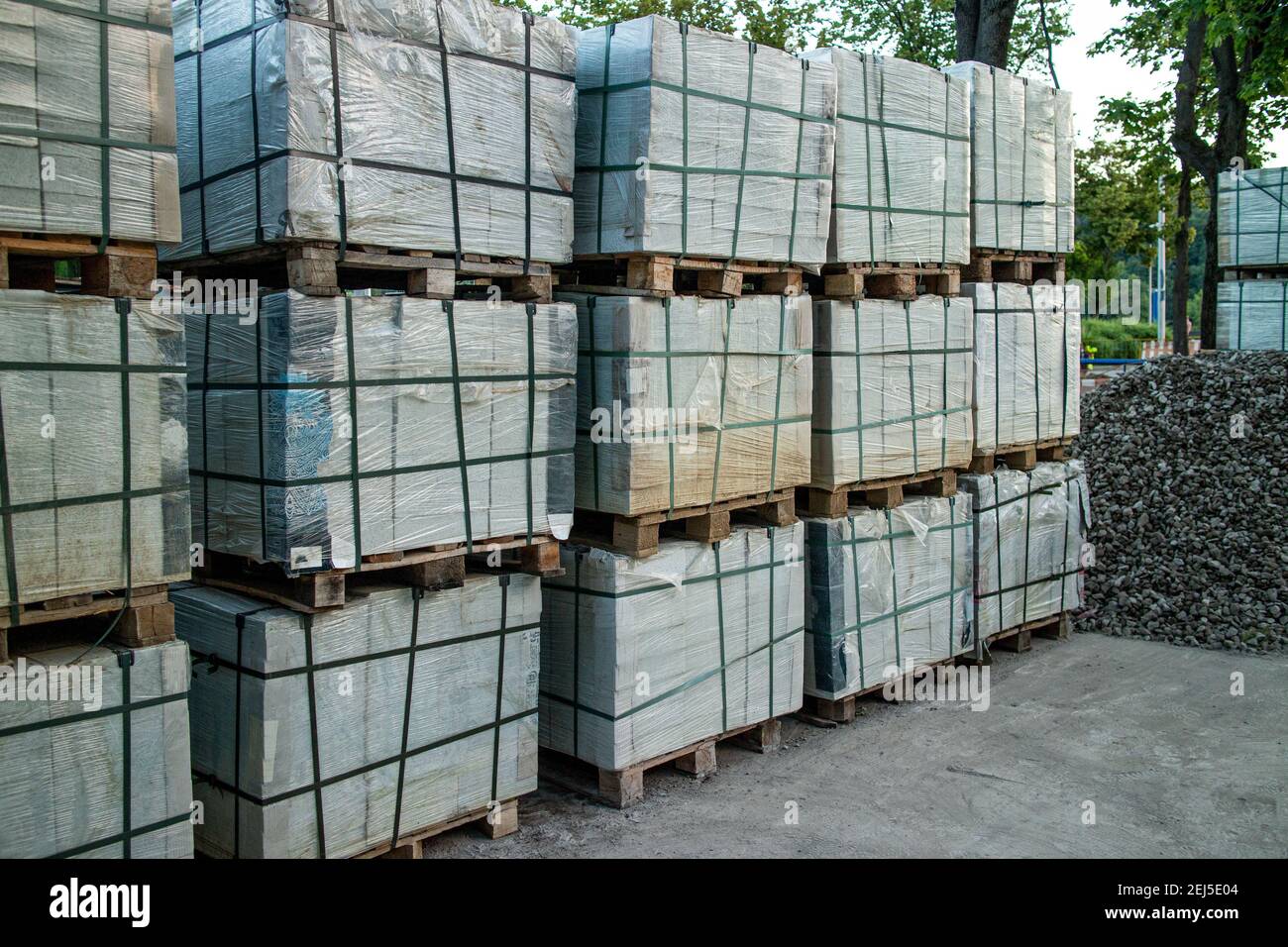 Pavement repair materials hi-res stock photography and images - Alamy