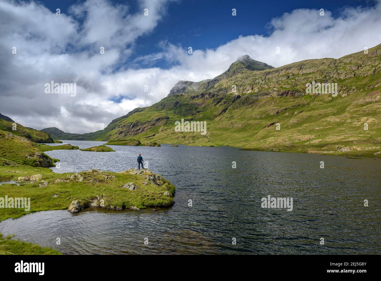 Surroundings of the Lac Long de Liat (Aran Valley, Catalonia, Spain ...