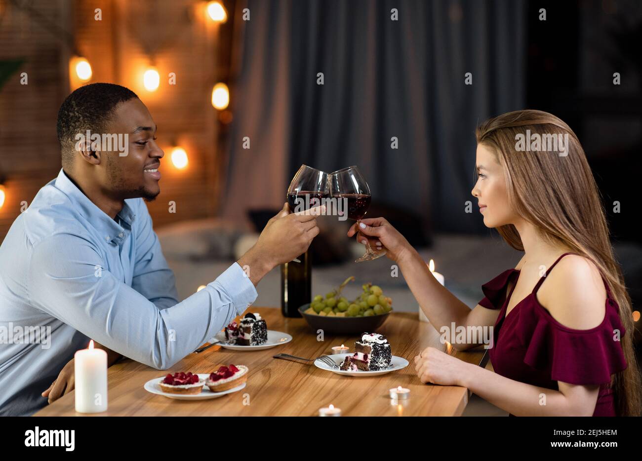Happy white woman hi-res stock photography and images - Alamy