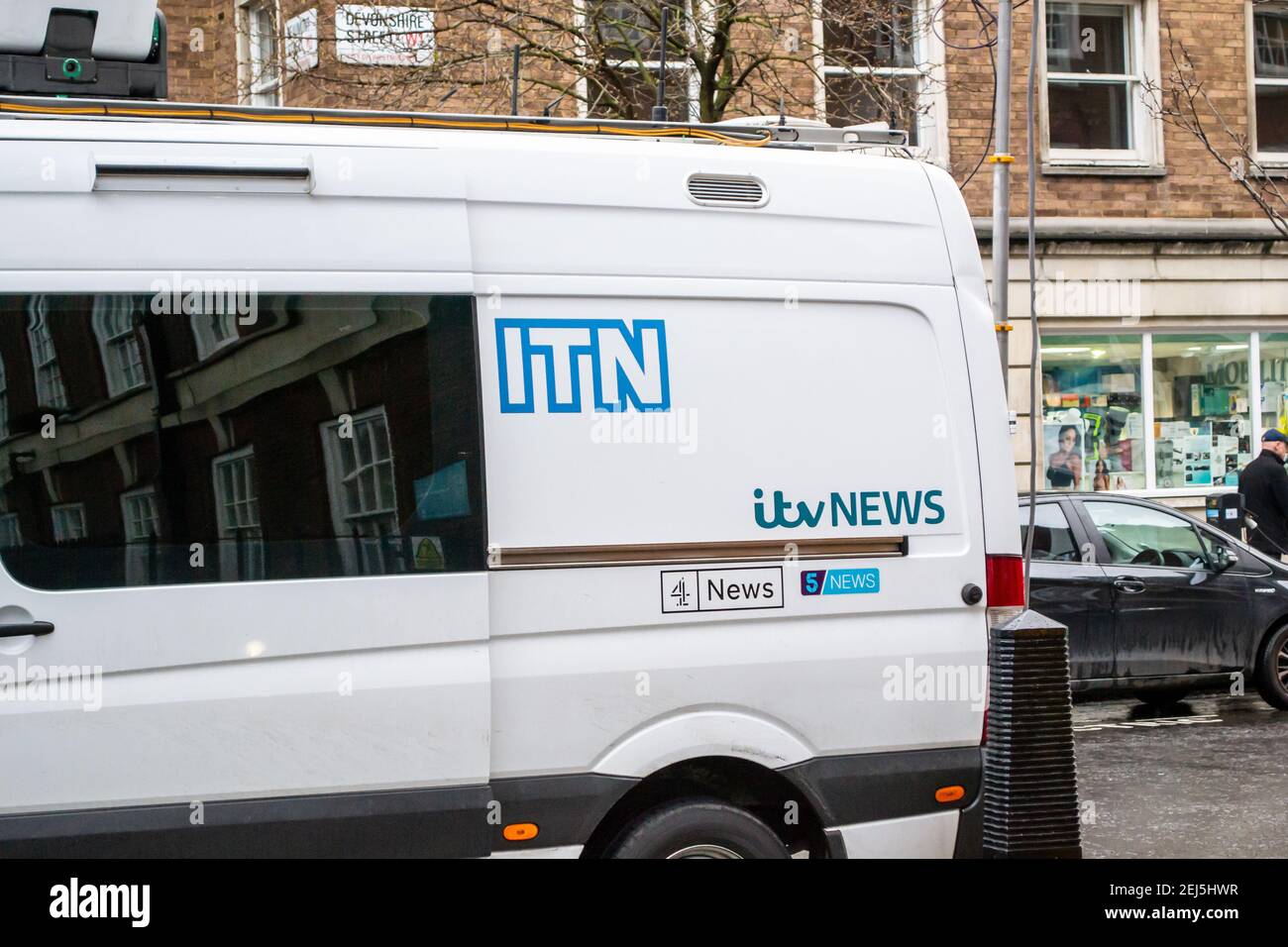 MARYLEBONE, LONDON, ENGLAND- 17 February 2021: ITN news van near King ...