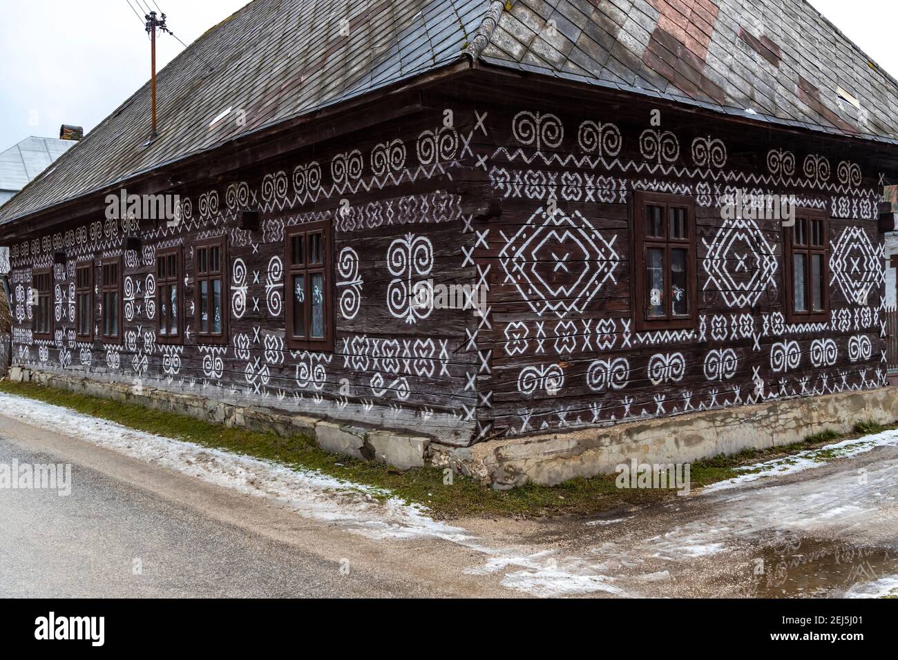 Painted folk house, UNESCO village Cicmany in Slovakia Stock Photo - Alamy
