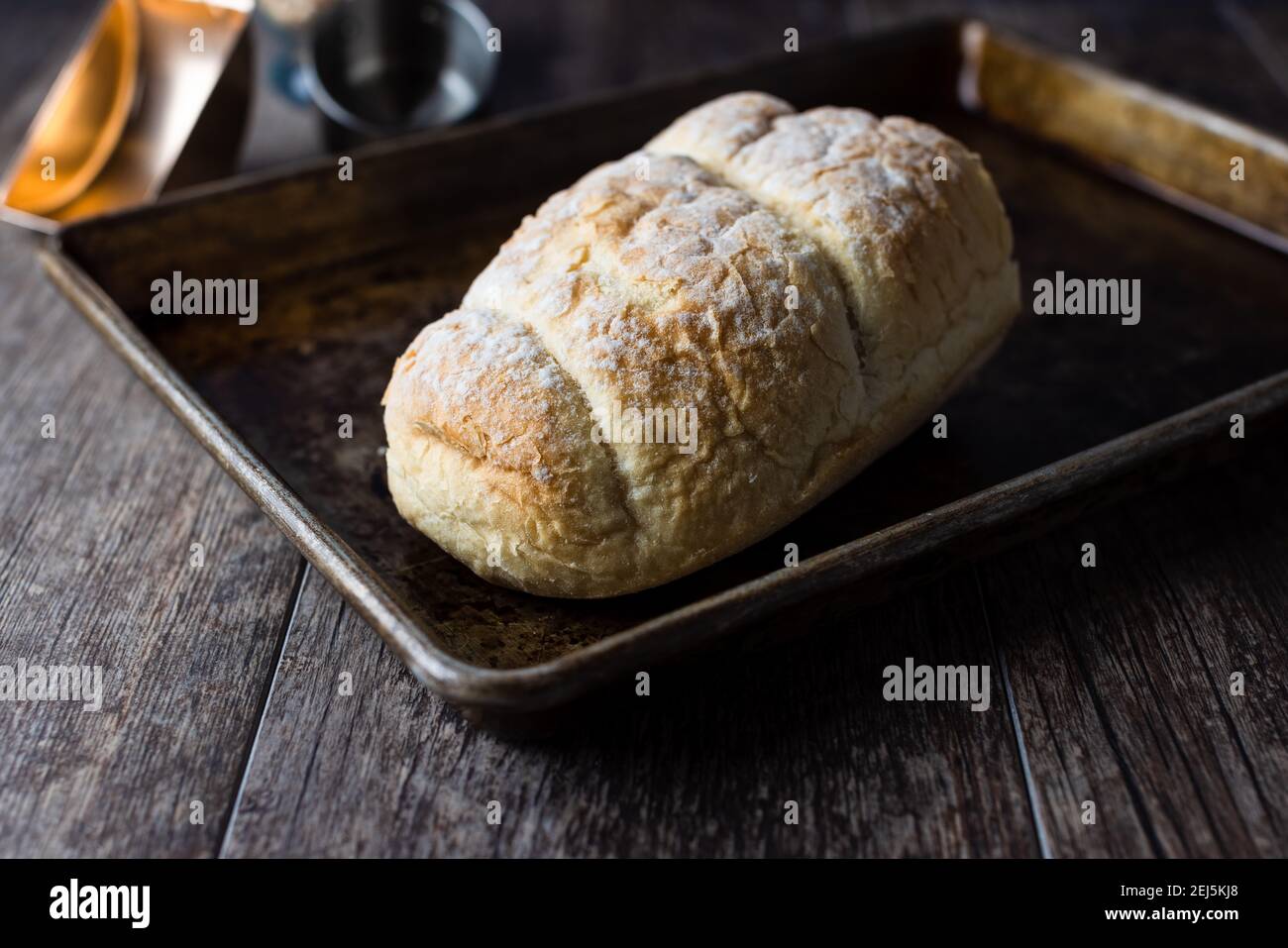 Wooden baking sheet hi-res stock photography and images - Alamy