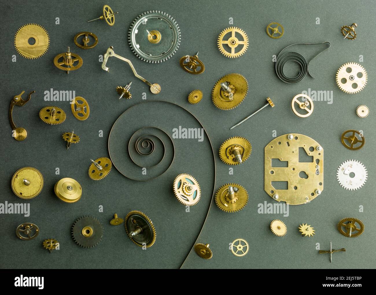 Clockwork clock parts hi-res stock photography and images - Alamy