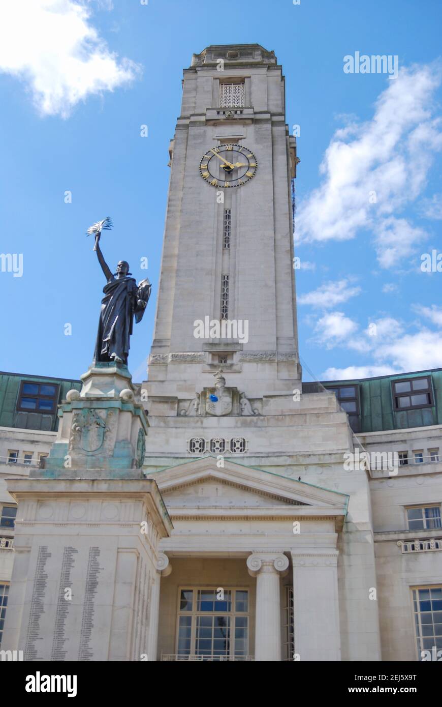 Luton town hall hi-res stock photography and images - Alamy