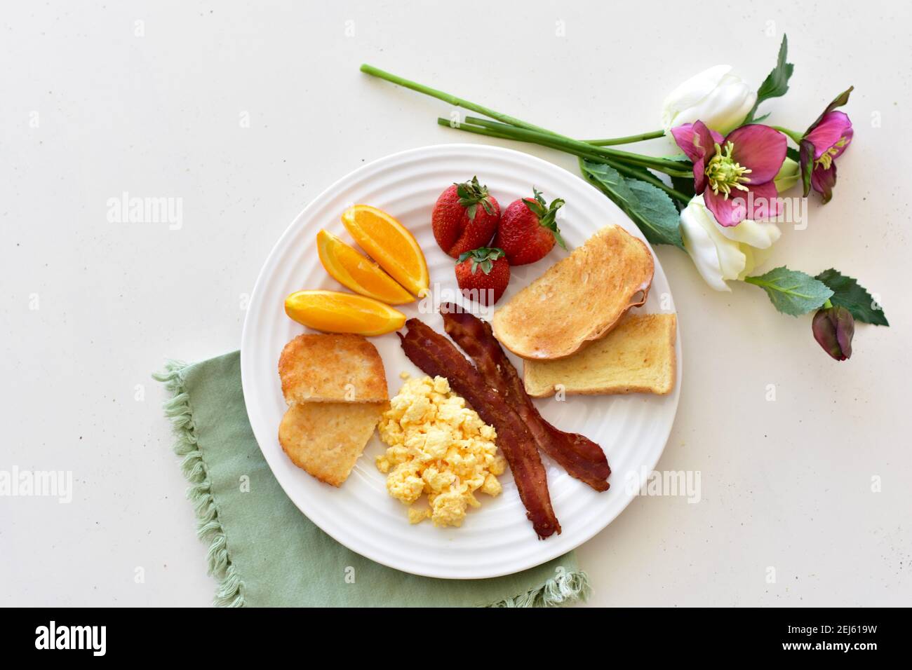 Brunch in bed hi-res stock photography and images - Alamy