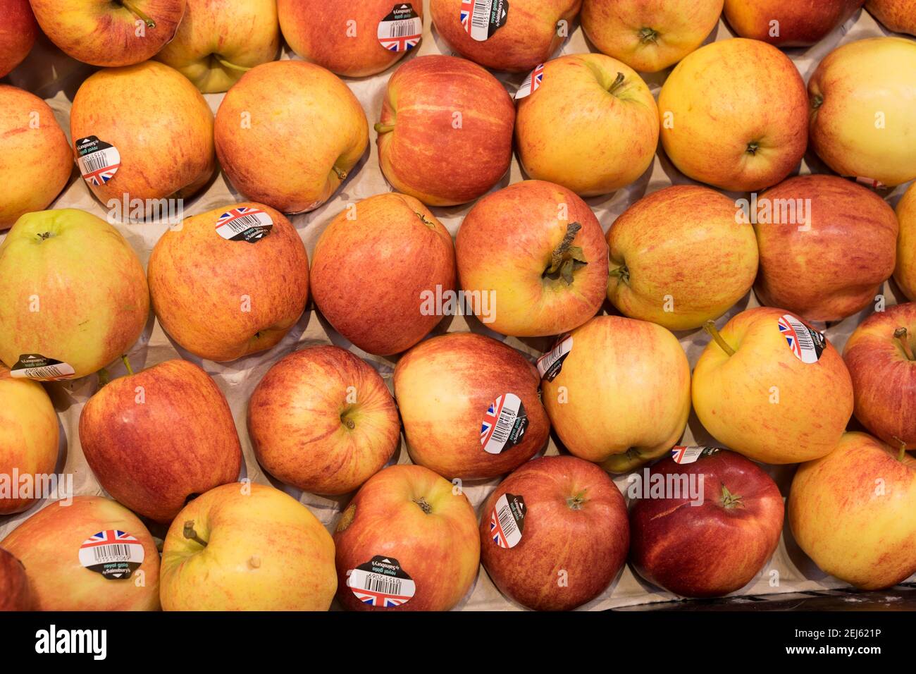Royal gold apples hi-res stock photography and images - Alamy